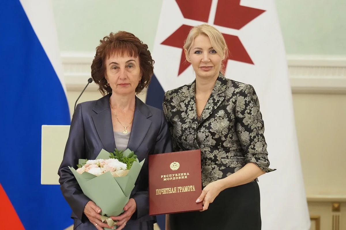 В Саранске наградили лучших работников торговли - RuNews24.ru - 27.07.2025