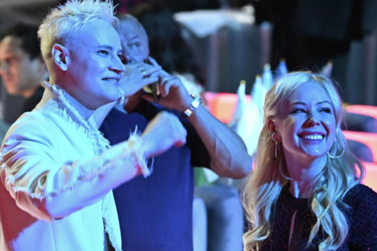 Екатерина Мизулина поцеловала Shaman после выступления на «Интервидении» - RuNews24.ru - 22.09.2025