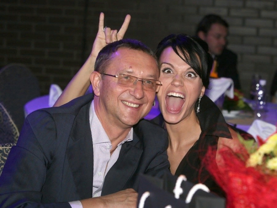 «Наша куколка. Она стоит 25 баранов». Певица Слава весело развелась с 70-летним мужем - RuNews24 ...